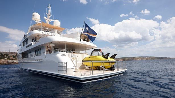 Moonen delivers 42m submarine-equipped superyacht Sofia